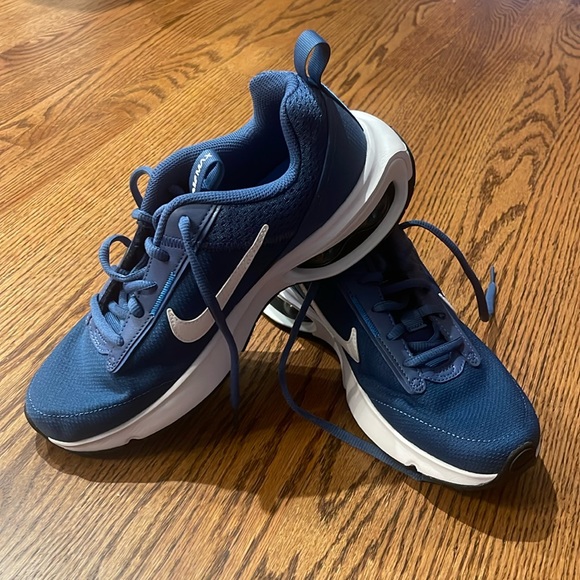 Nike | Shoes | Nike Air Max Intrlk Lite Size 7y Colormystic Navy White Bleu Marine Mystic | Poshmark